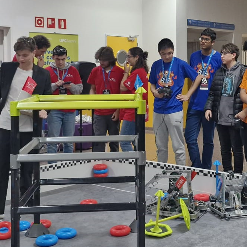 Jornada de robòtica a l'EEBE amb la VEX 2025 — Escola d'Enginyeria de ...